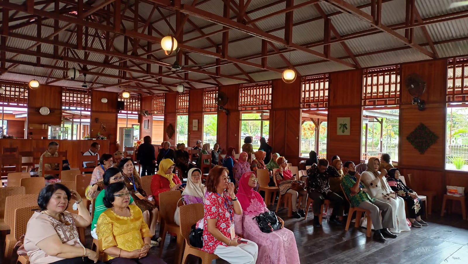 Alumni SPR Bidan Aplikasi, SPK dan Akper RSU Gunung Wenang Manado ...