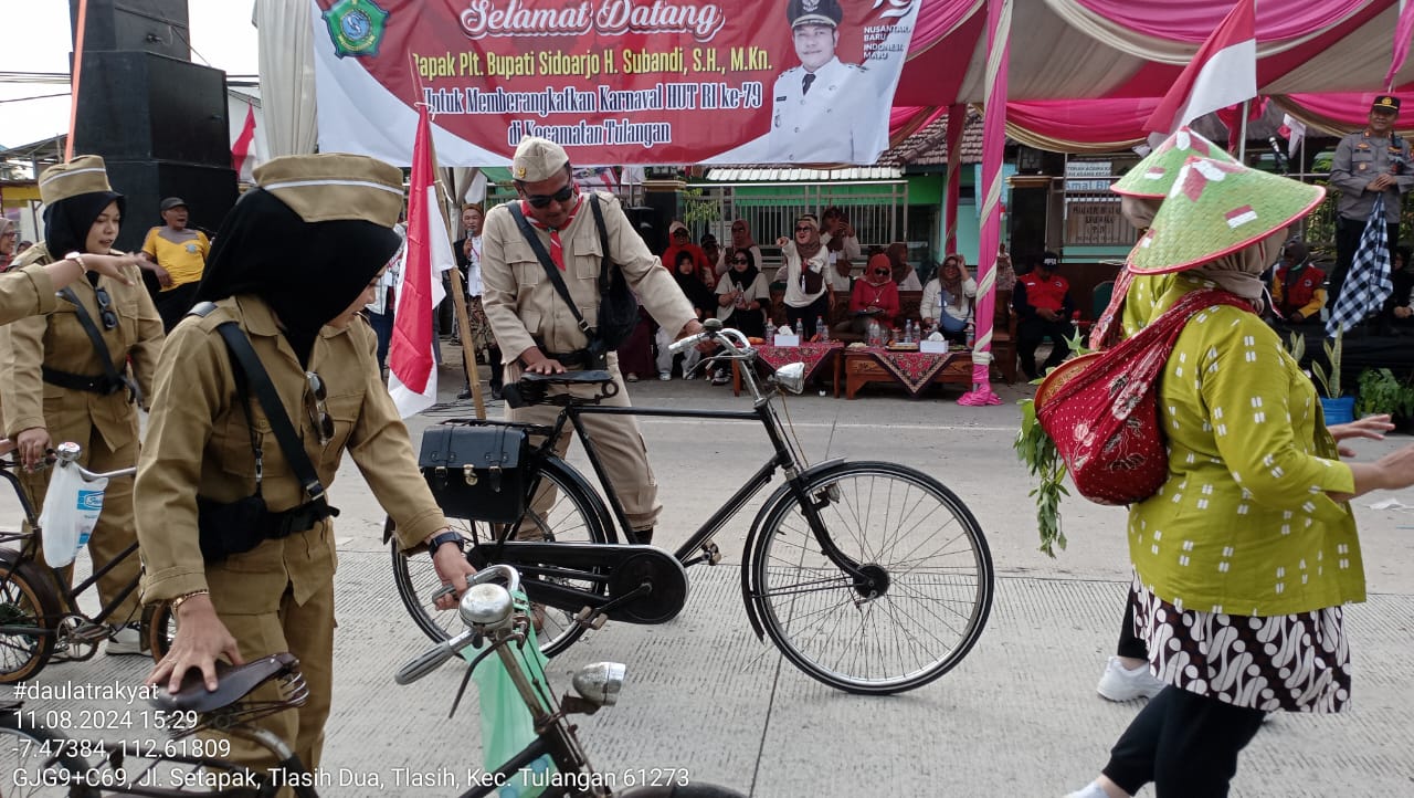 Bak Pejuang 45, Pancal Sepeda Kebo Kades Sudimoro Sambut Karnaval ...